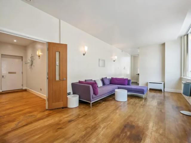 Apartment at Marylebone Road, City of Westminster