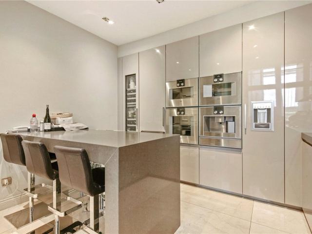 Apartment at Marylebone Road, City of Westminster