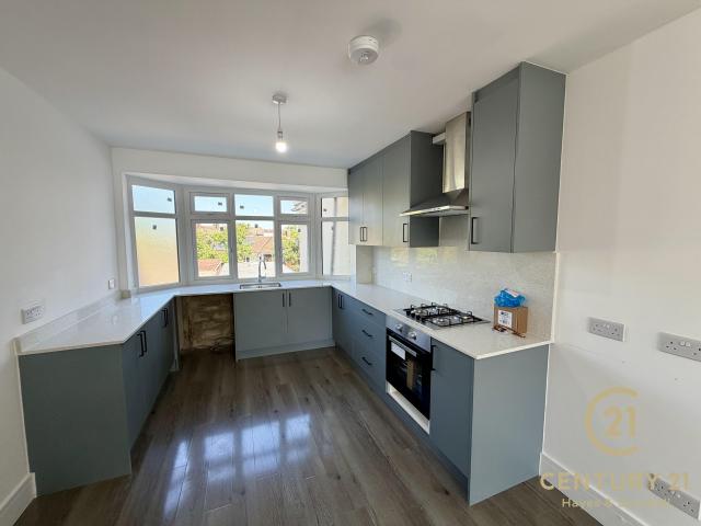 Apartment at Masefield Avenue, Greater London