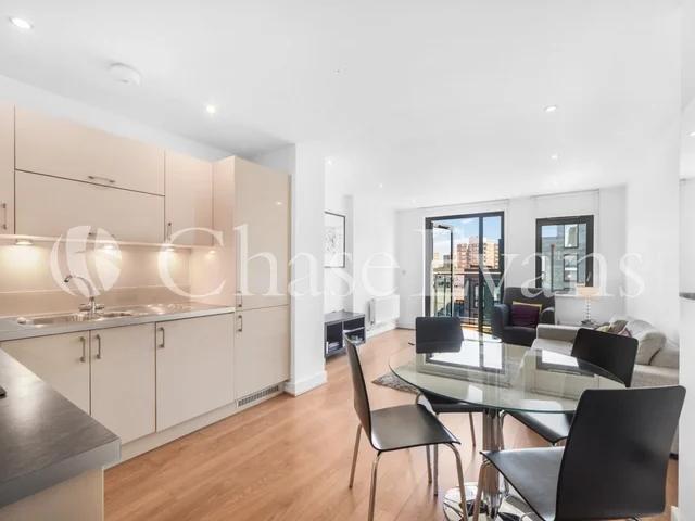 Apartment at Masjid Lane, Greater London