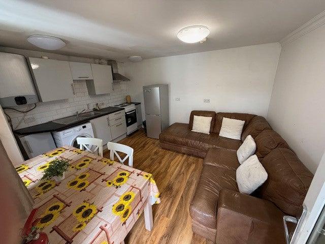 Apartment at Maswell Park Road, Greater London