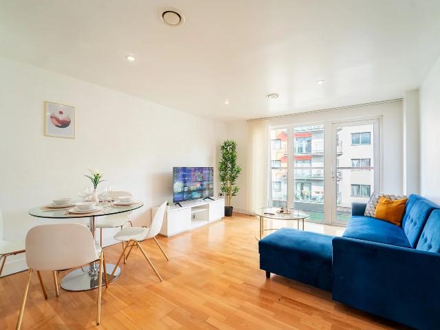 Apartment at Mast Quay, Greater London