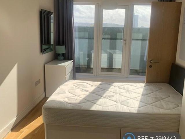 Apartment at Mast Quay, Greater London