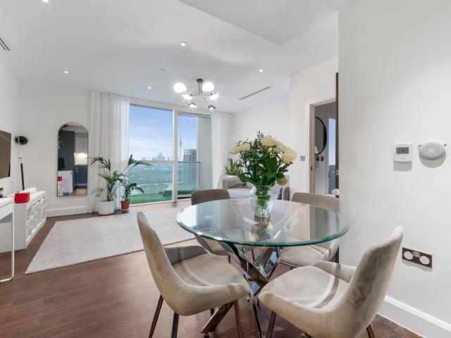 Apartment at Mastmaker Road, Greater London