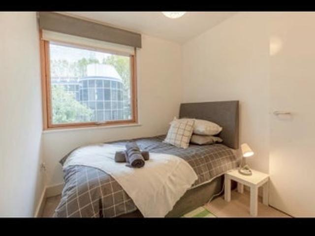 Apartment at Mastmaker Road, Greater London
