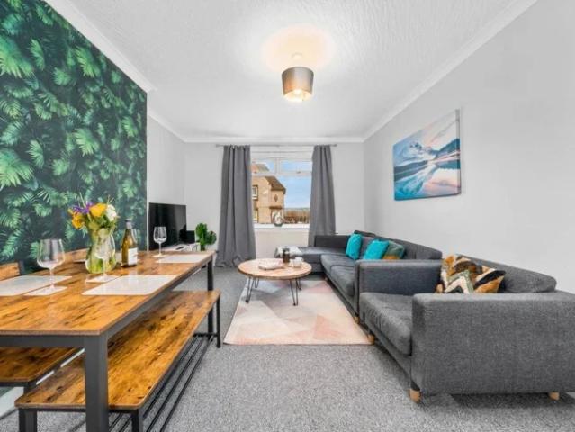 Apartment at McCulloch Avenue, Viewpark