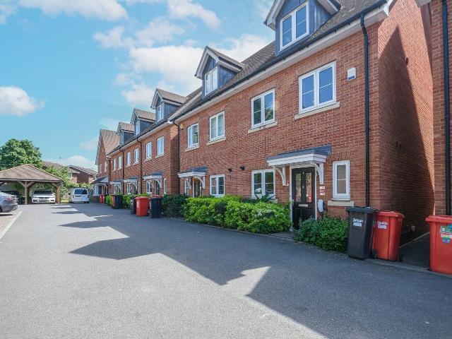 House at Meyers Close, Slough