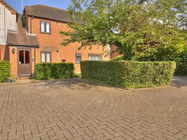 Apartment at Meadow Lane, Pangbourne