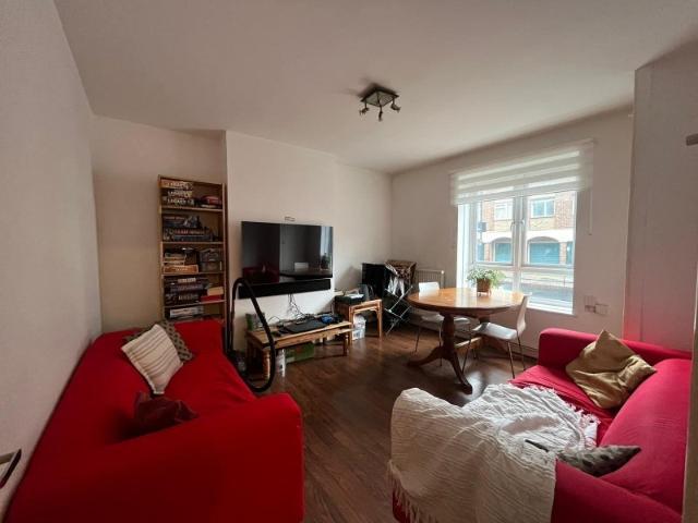 Apartment at Meadow Road, Greater London