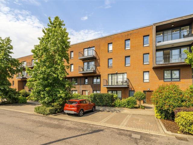Apartment at Meadowside, Greater London