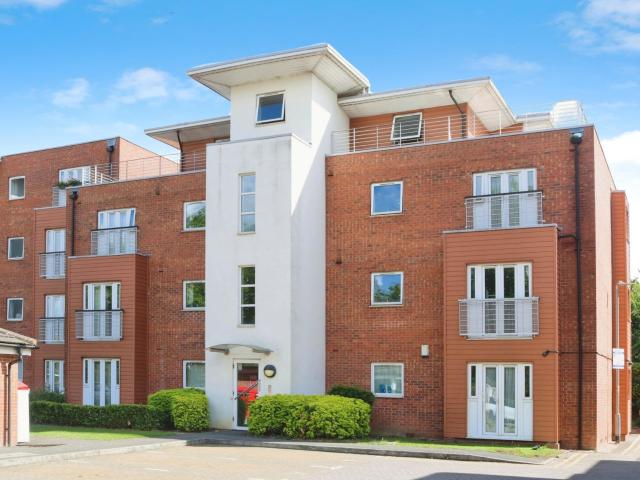 Apartment at Meadfield Road, Slough