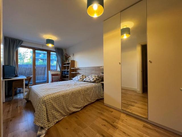 Apartment at Meath Crescent, Greater London