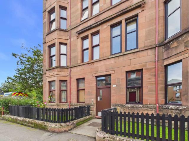 Apartment at Medwyn Street, Glasgow