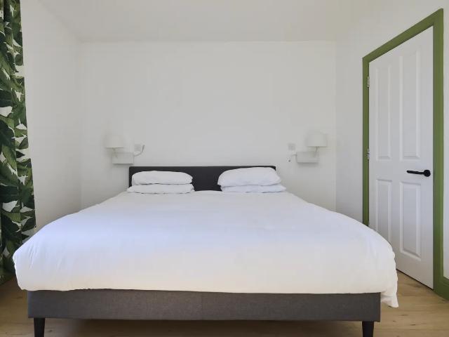 Apartment at Meeting House Lane, Greater London