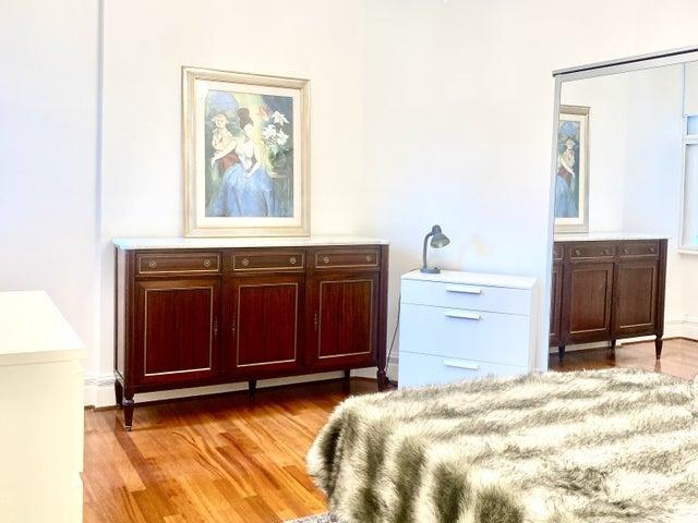 Apartment at Melbury Court, Greater London