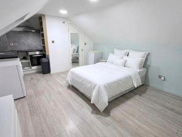 Apartment at Melfort Road, Greater London