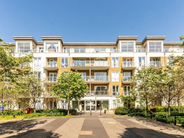 Apartment at Melliss Avenue, Greater London