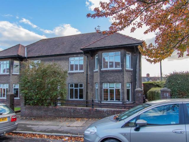 Apartment at Melrose Avenue, Cardiff