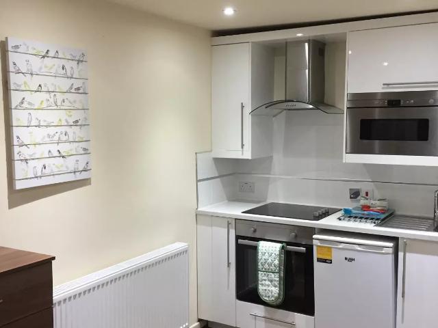 Apartment at Melrose Avenue, Greater London