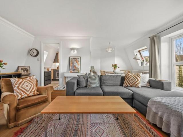 Apartment at Melville Place, Greater London
