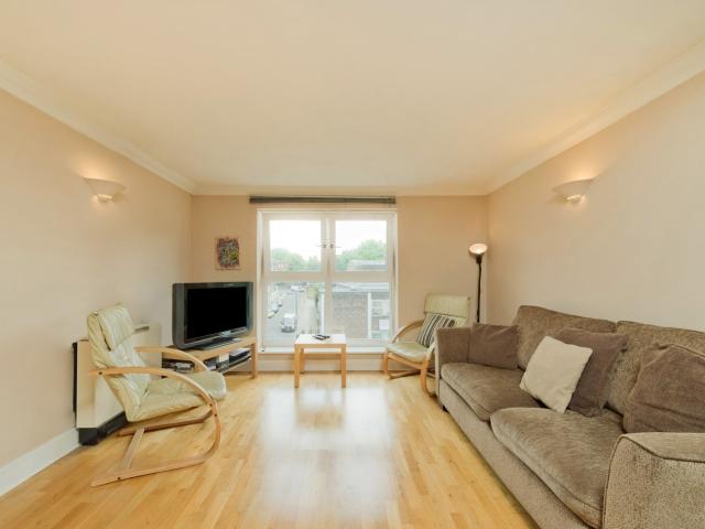 Apartment at Melville Place, Greater London