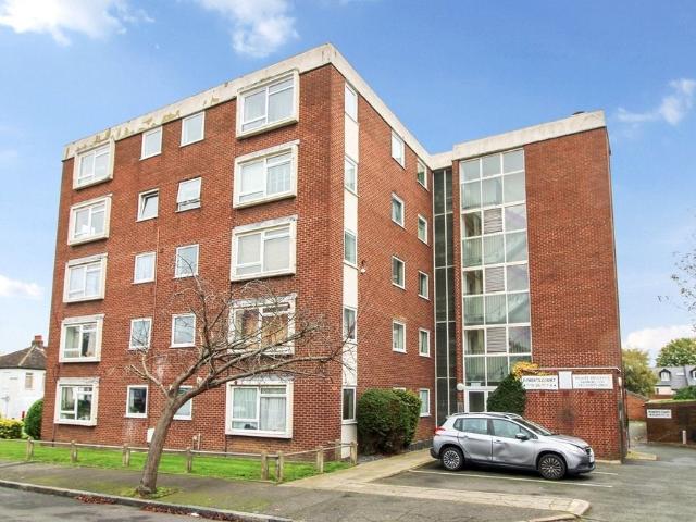 Apartment at Melvin Road, Greater London