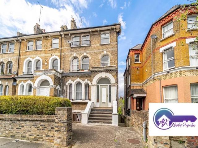 Apartment at Melyn Close, Greater London