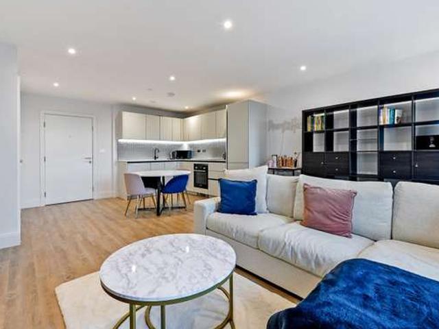 Apartment at Memorial Avenue, Slough