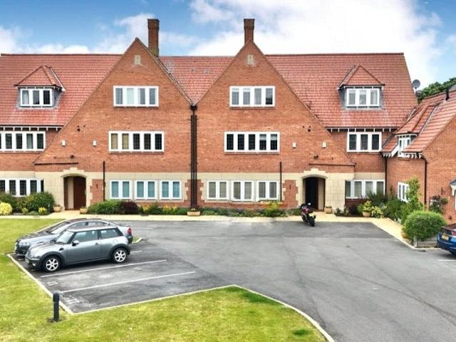 Apartment at Meols Drive, Hoylake