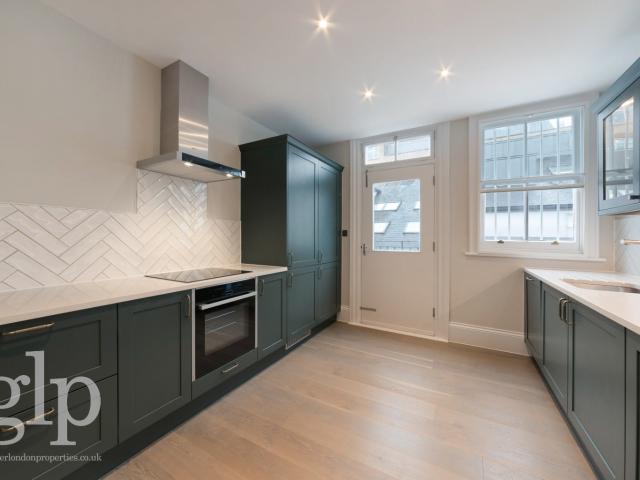 Apartment at Mercer Street, City of Westminster
