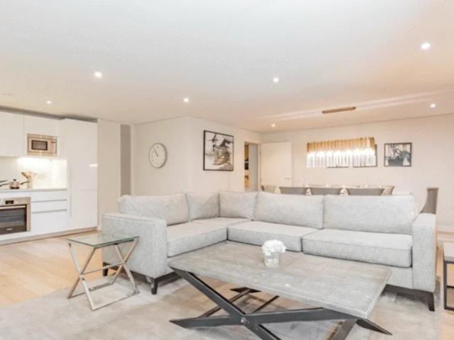 Apartment at Merchant Square, City of Westminster