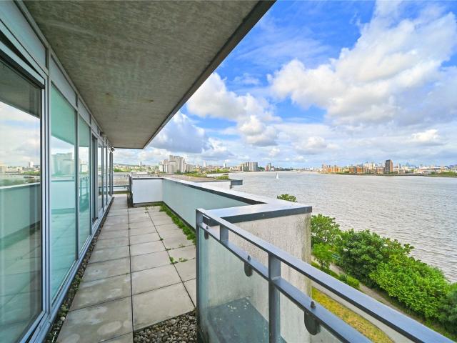 Apartment at Merbury Close, Greater London