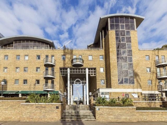 Apartment at Meridian Place, Greater London