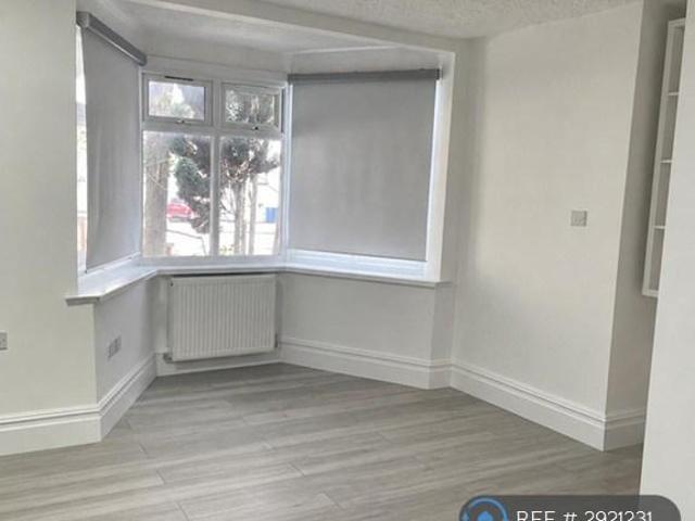 Apartment at Merlin Crescent, Greater London