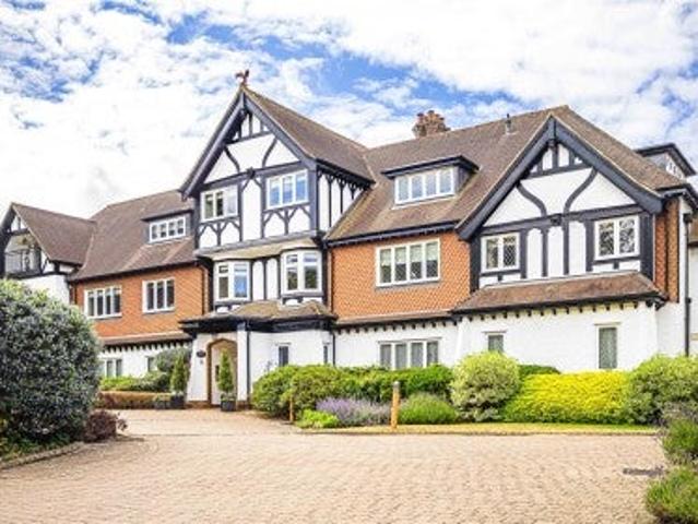 Apartment at Merry Hill Road, Hertsmere