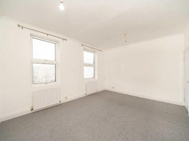 Apartment at Merton High Street, Greater London