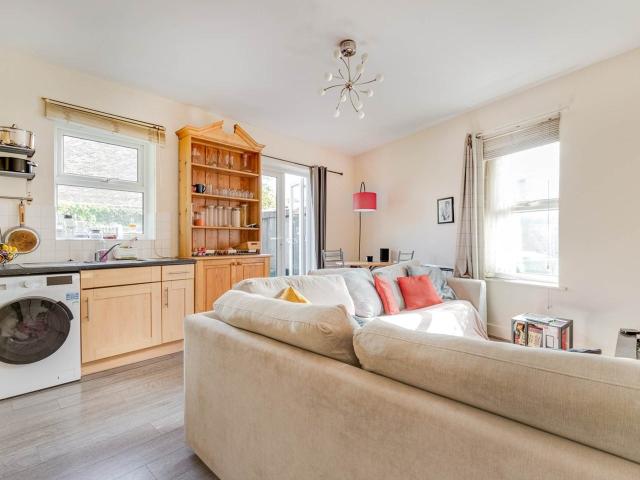 Apartment at Merton Road, Greater London