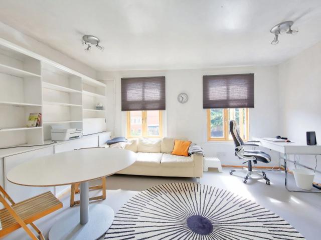 Apartment at Merton Road, Greater London