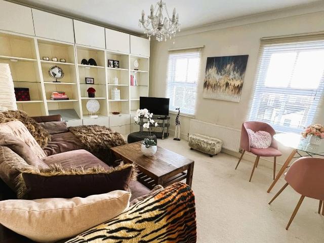 Apartment at Merton Road, Greater London