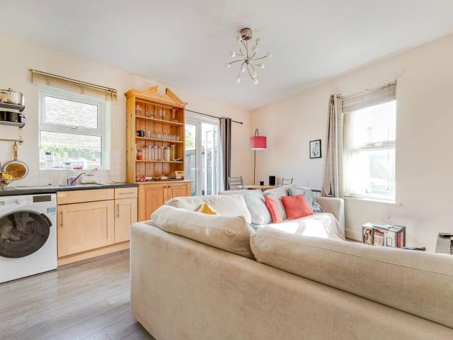 Apartment at Merton Road, Greater London