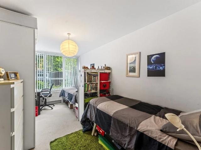 Apartment at Merton Road, Greater London