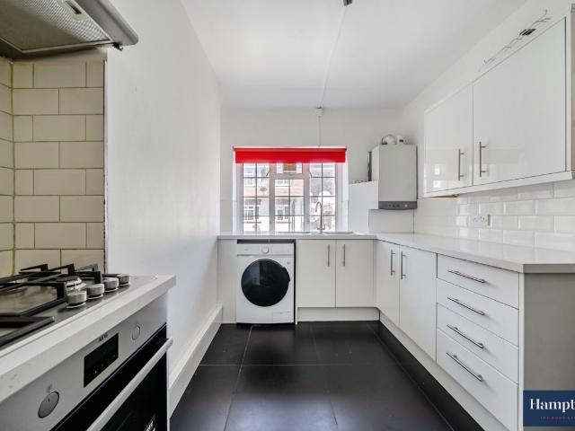 Apartment at Mitcham Lane, Greater London