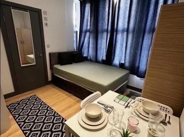 Apartment at Mitcham Lane, Greater London