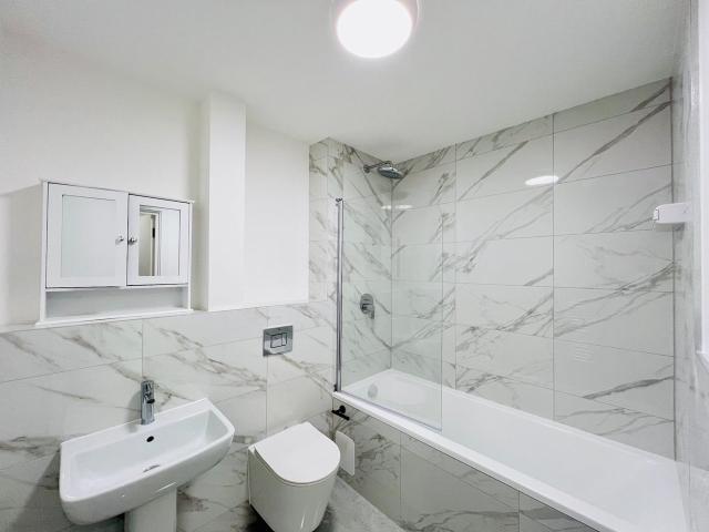 Apartment at Mitcham Road, Greater London