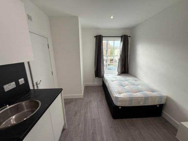 Apartment at Middle Road, Greater London