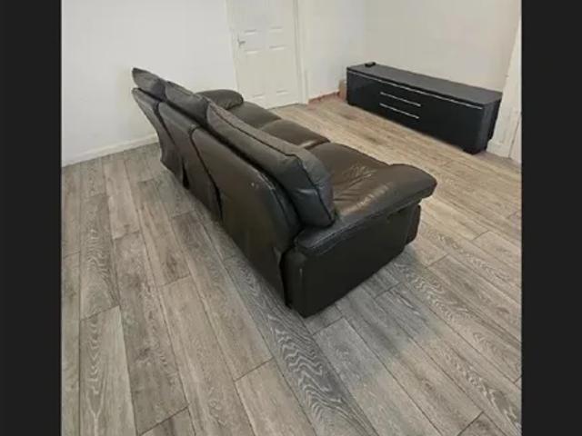 Apartment at Middleham Gardens, Greater London