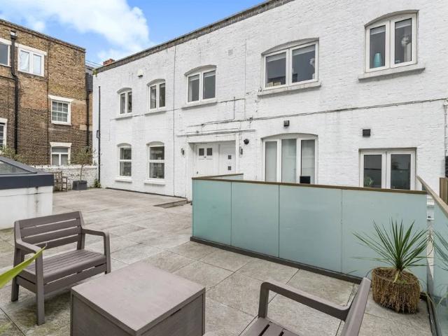 Apartment at Midford Place, Greater London
