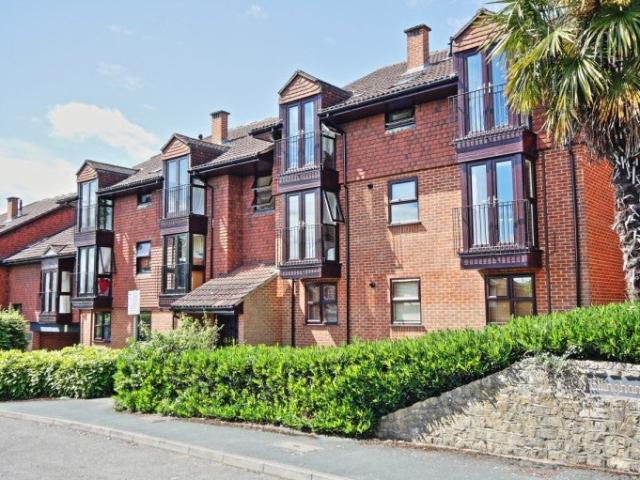 Apartment at Midhope Road, Woking