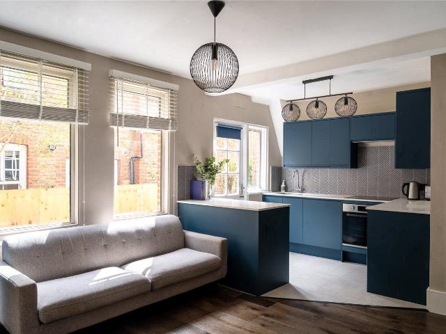 Apartment at Milford Mews, Greater London