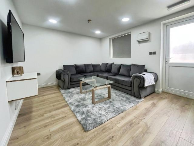 Apartment at Mill Farm Crescent, Greater London